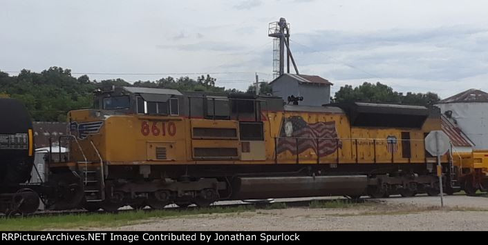 UP 8610, conductor's side view